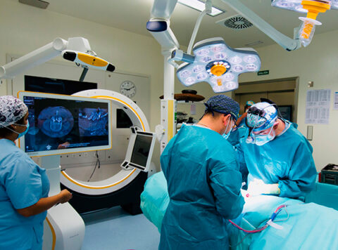 TAC Intraoperatorio | Equipamiento Moderno para Operaciones